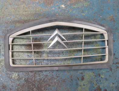 Touring Garage AG | Citroen 2CV Kühlergrill